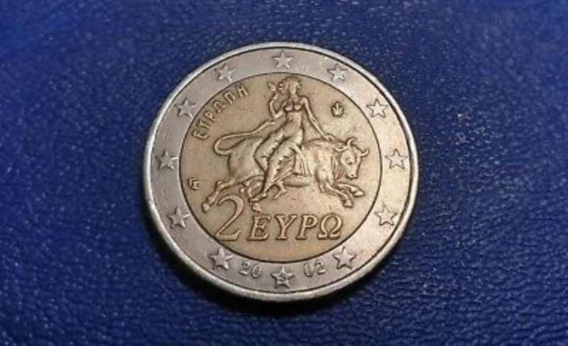 La strana moneta da 2 euro con la "S". È rara? Quanto vale? Non fatevi ...